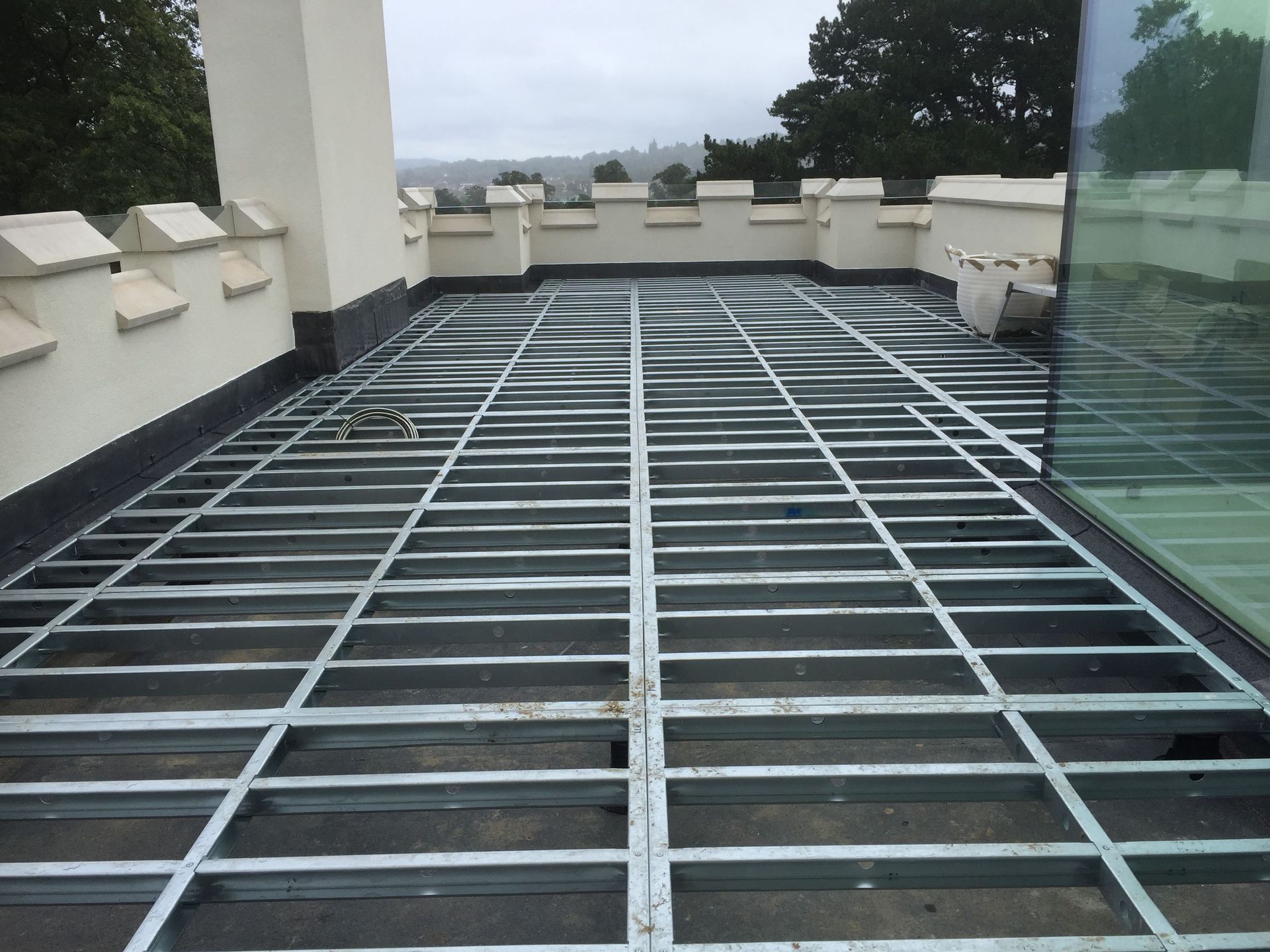 Leading Roof Terrace and Wind Uplift Solutions